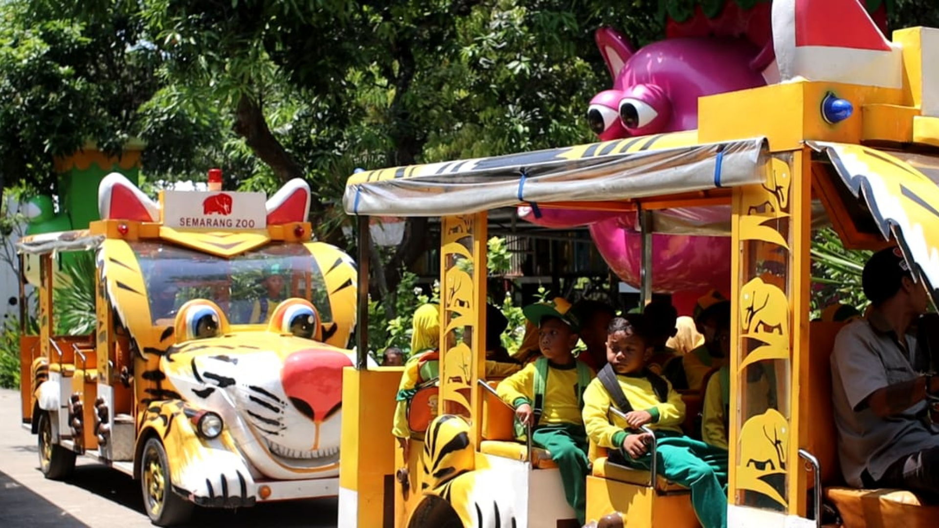 Wahana Kereta Mini Semarang Zoo - Semarang Zoo